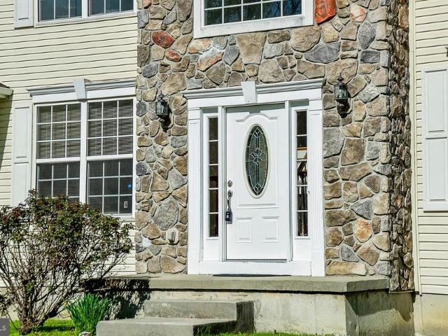6 Palmer Court