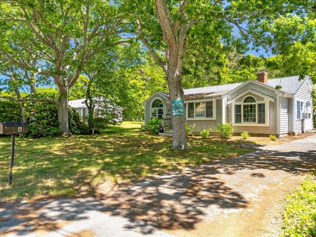 6 Parkwood Ct