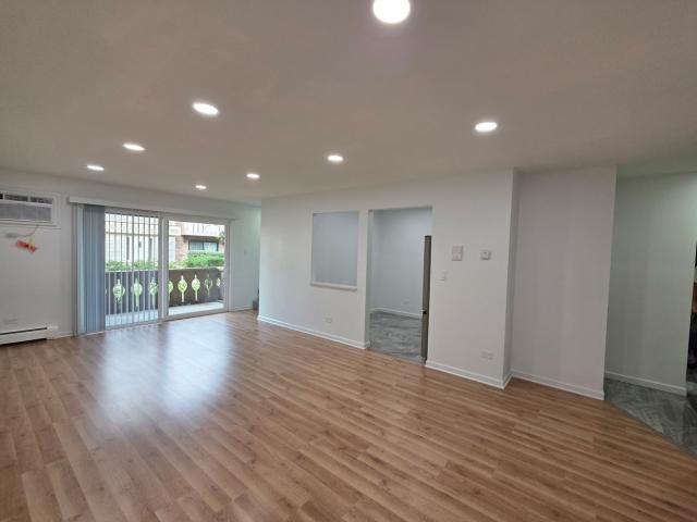 6 Parkside Ct, Unit 2, Vernon Hills, IL 60061 | MLS #12554 | Compass