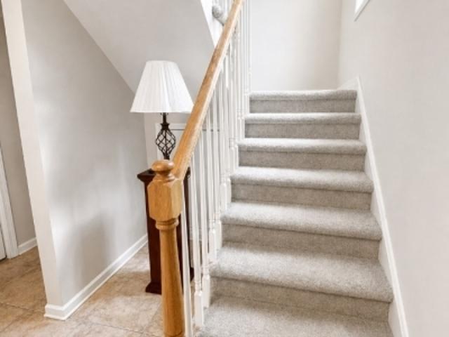 6 Peachtree Ln