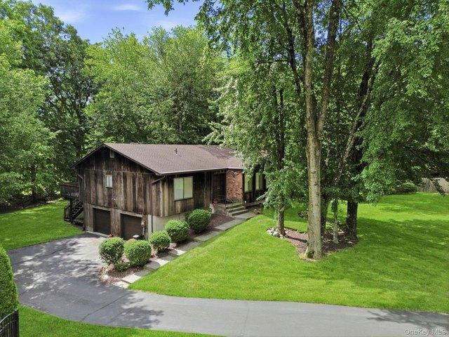 6 Pelham Ct, Nanuet, NY 10954