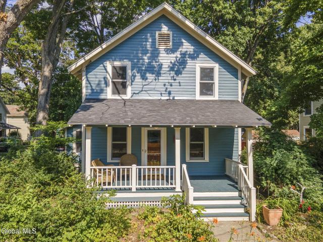 6 Pinewood Avenue