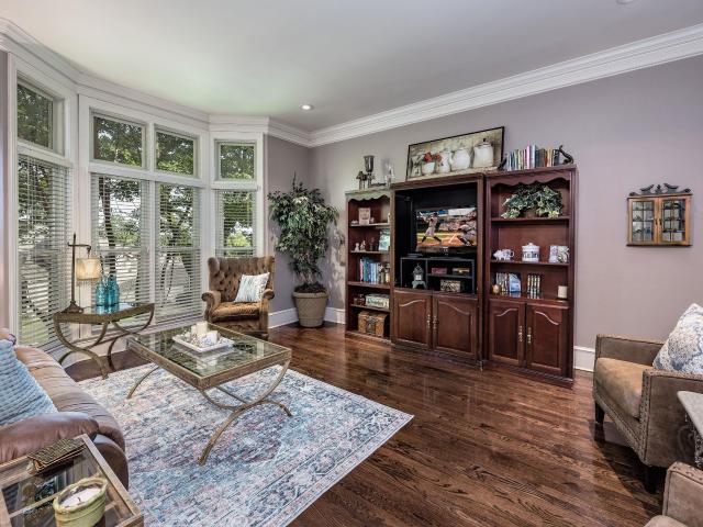 6 Piney Lane