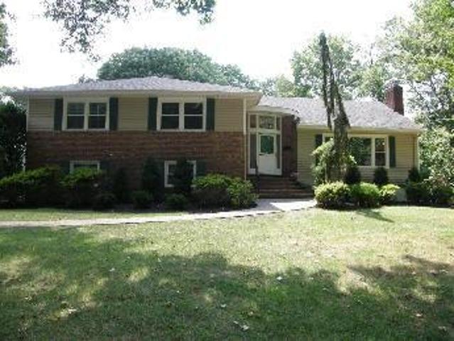 6 Pine Court