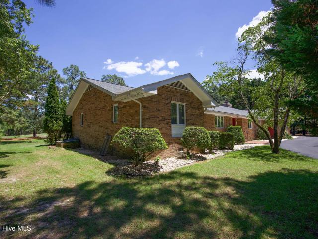 6 Pine Tree Terrace