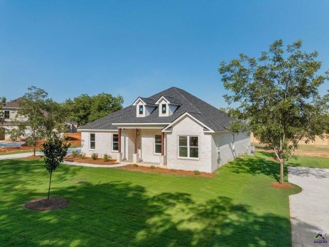 6 Pleasant Oaks Dr, Perry, GA 31069