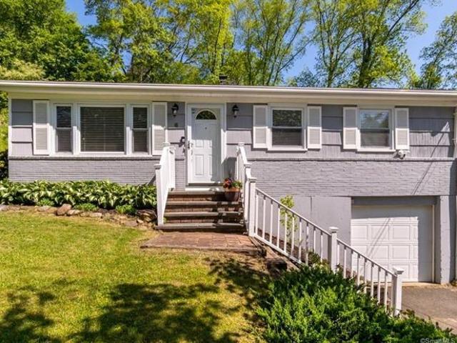 6 Pleasant Dr, Danbury, CT 06811