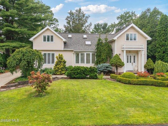 6 Quaker Dr, Schenectady, NY 12309