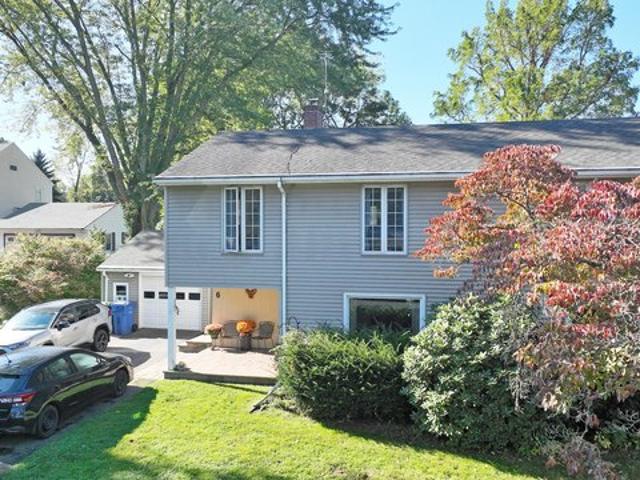 6 Russell Ave, Portland, CT 06480
