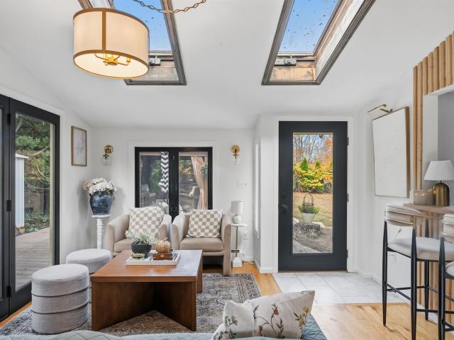 6 Russett Lane