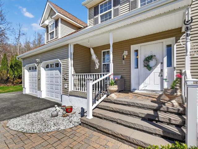 6 Rutland Lane