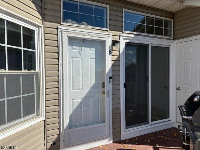 6 Ray Ct, Bedminster Twp, NJ 07921