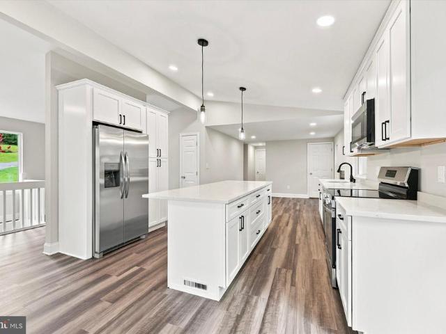 6 Red Hill Road