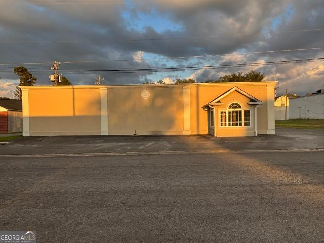 6 Redmond Court NW