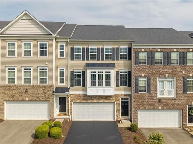 6 Remington Dr, Washington, PA 15301