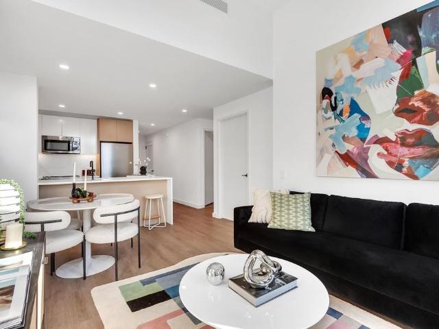 6 room luxury Apartment for rent in Queensboro Hill, Queens, New York