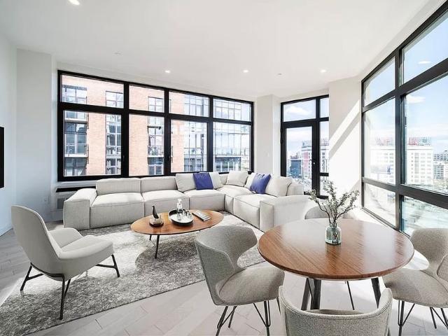 6 room luxury Flat for rent in Queens, New York