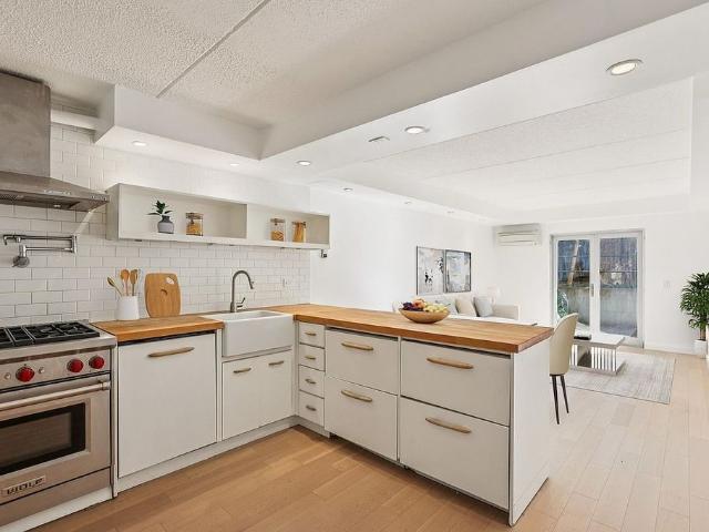 6 room luxury Townhouse for sale in New York