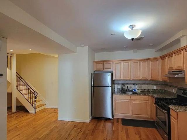 5 room luxury Townhouse for rent in West New York, New Jersey