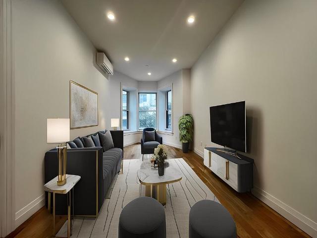 6 room luxury Townhouse for rent in New York
