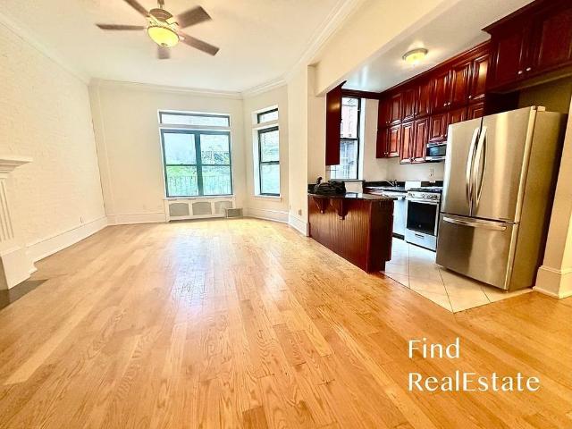 6 room luxury Townhouse for rent in New York