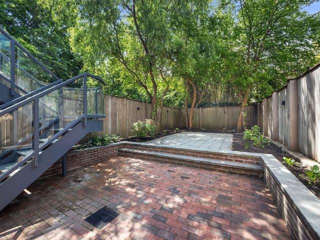 6 room luxury Townhouse for rent in Queens, New York