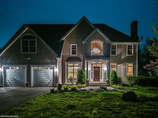 6 Romano Ct, Farmington, CT 06032