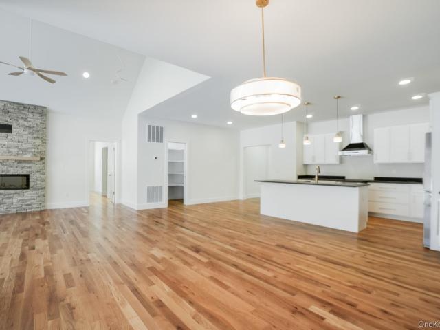 6 Roundhill Road