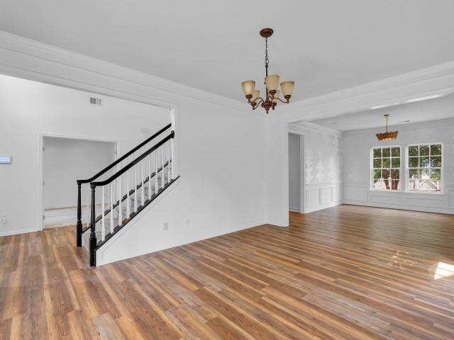 6 Stonebury Drive