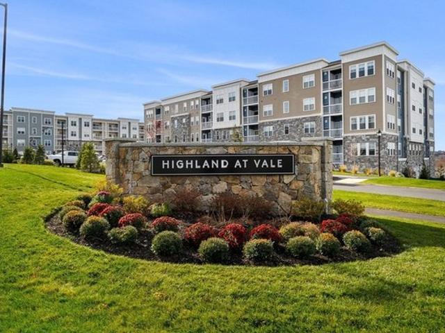 6 Stratton Dr Apt 303, Woburn, MA 01801