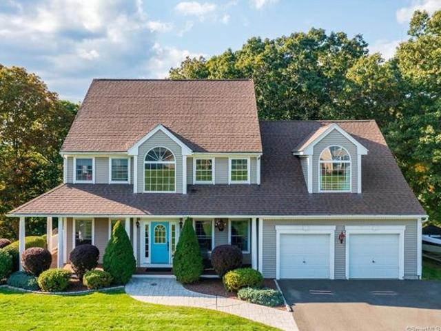 6 Strawberry Ln, Newtown, CT 06482