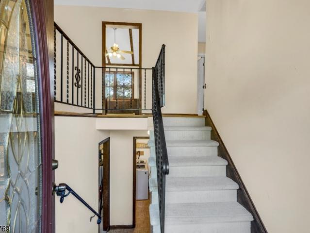 6 Struble Pl