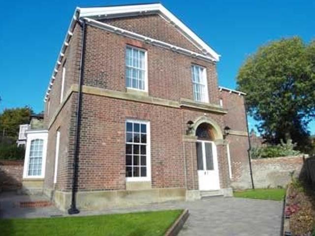 6 Studios For Singe People Near Sheffield University