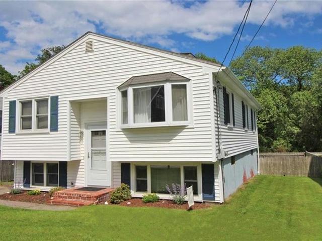 6 Sullivan St, Newport, RI 02840