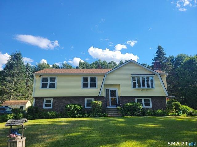 6 Sunnyside Dr, North Branford, CT 06471