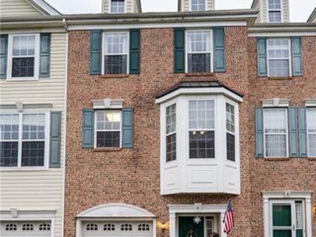 6 Sundance Way, Lopatcong, NJ 08865
