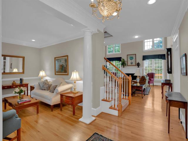 6 Sunset View Court