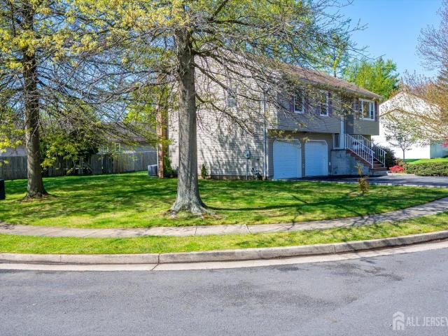 6 Sussex Court