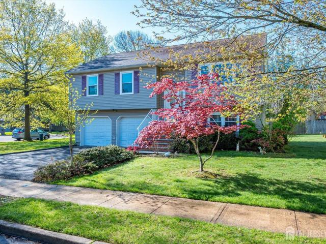 6 Sussex Ct, Edison, NJ 08820 | MLS #2614 R | Compass