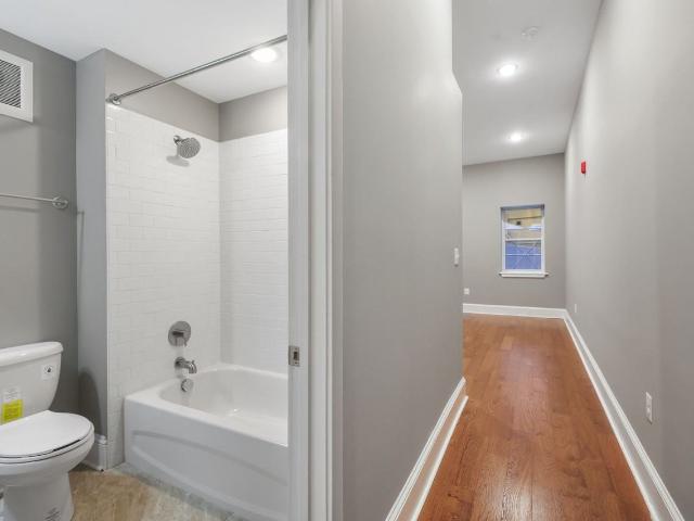 6 S Calvert Street Studio Apartment for Rent at 6 South Calvert Street, Baltimore, MD 21202 Downtown Baltimore