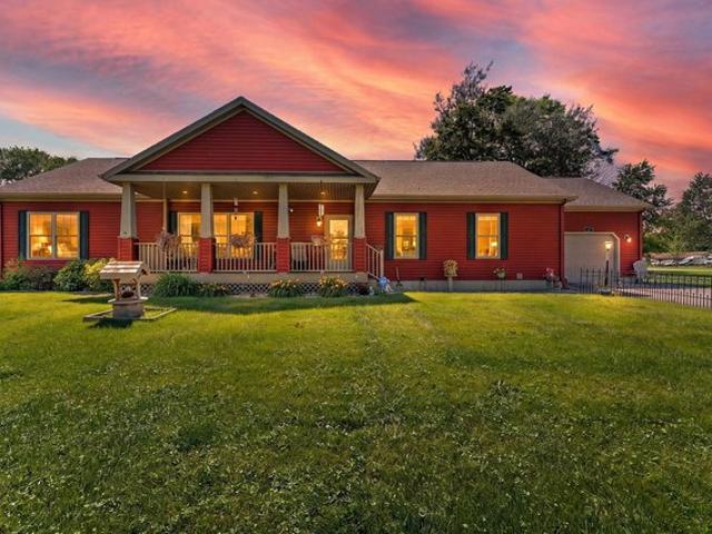 6 S Fish Lake St, Valparaiso, IN 46385