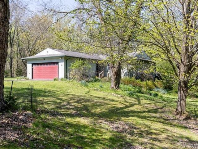 6 S Herrick Rd, East Aurora, NY 14052