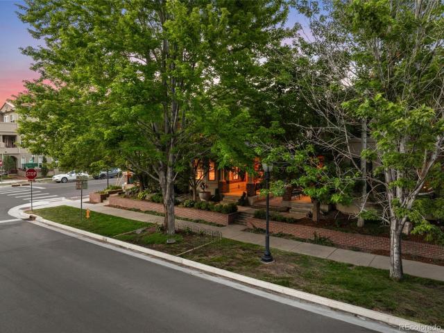 6 S Madison Street