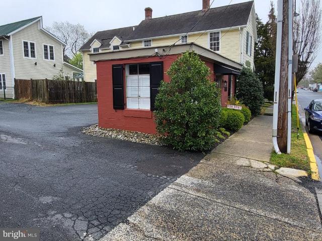 6 S West Street
