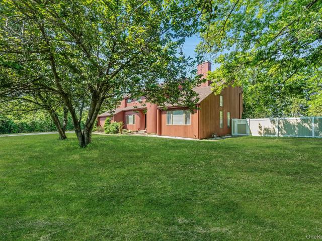 6 Sachem Court