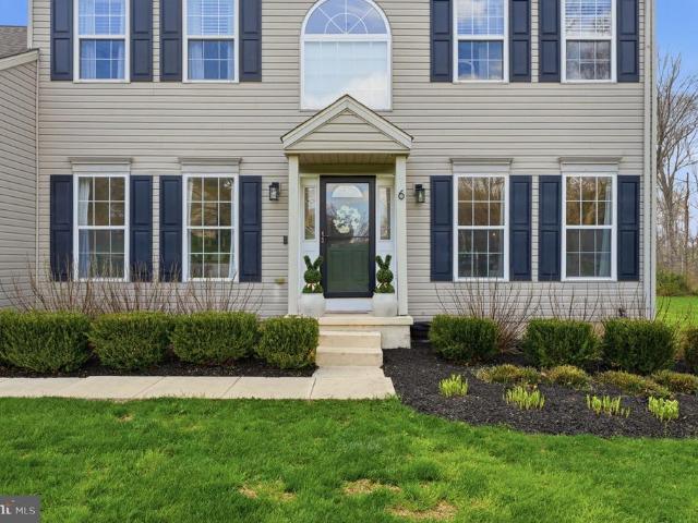 6 Saddle Court