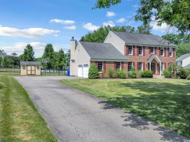 6 Saint Andrews Dr