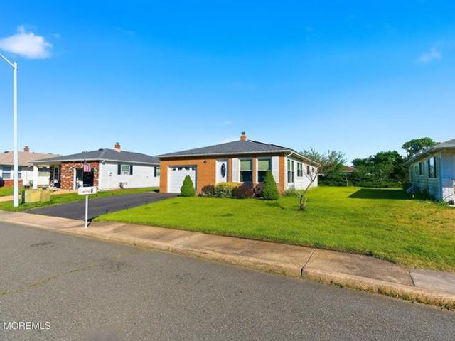 6 Saint Kitts Dr, Toms River, NJ 08757