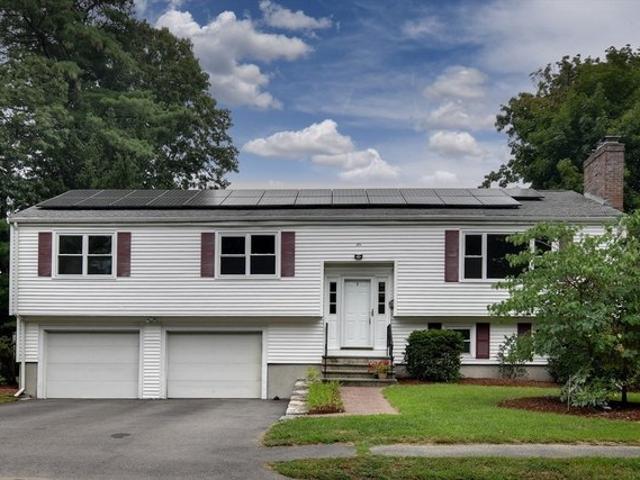 6 Salvi Dr, Framingham, MA 01701
