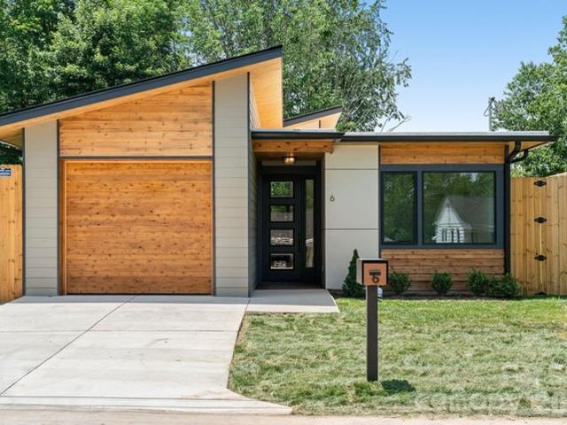 6 Sandhurst Dr, Asheville, NC 28806